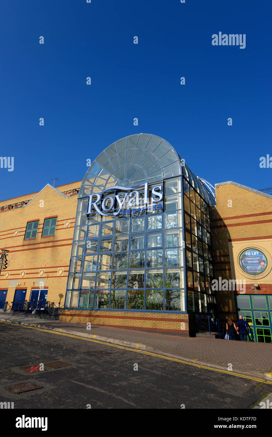 Royals Shopping Centre in Southend on Sea, Essex. Glazed entrance Stock ...