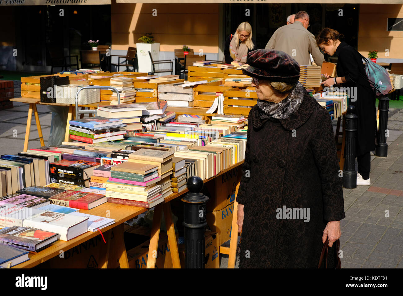 Second-hand book stall, Chmielna Street Stock Photo - Alamy
