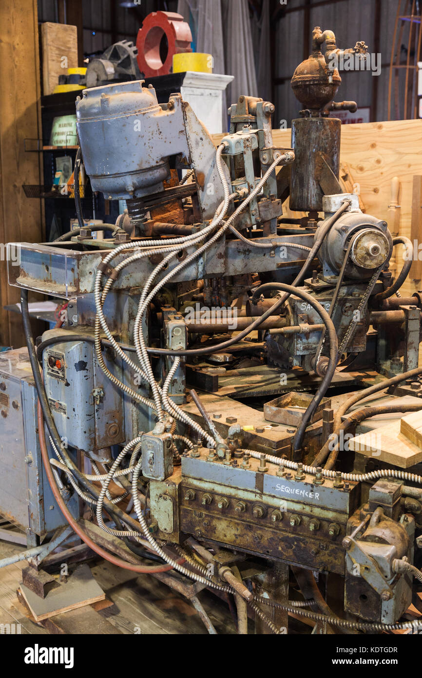 Multi axis machine hi-res stock photography and images - Alamy