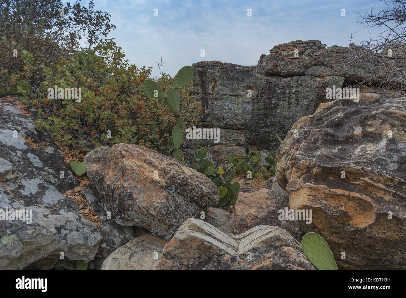 Passage between the Canyon of the mountain range. Lubango. Angola Stock ...