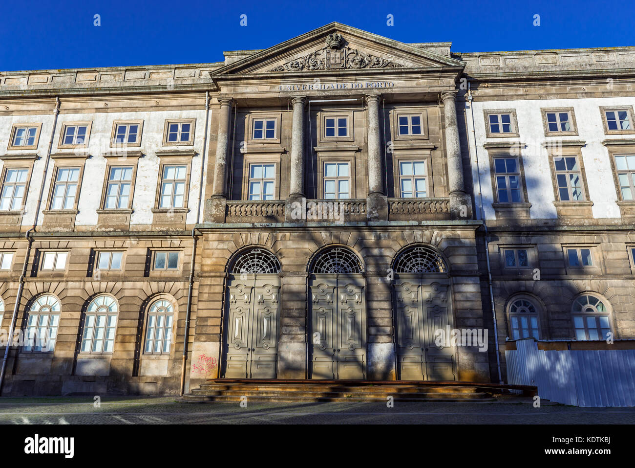 Universidade porto university building hi-res stock photography and ...