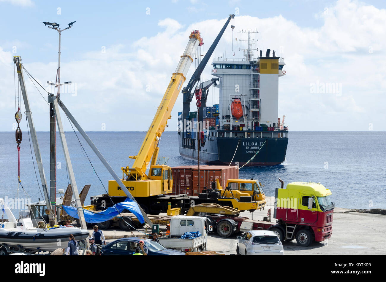 Ship unloading hi-res stock photography and images - Alamy