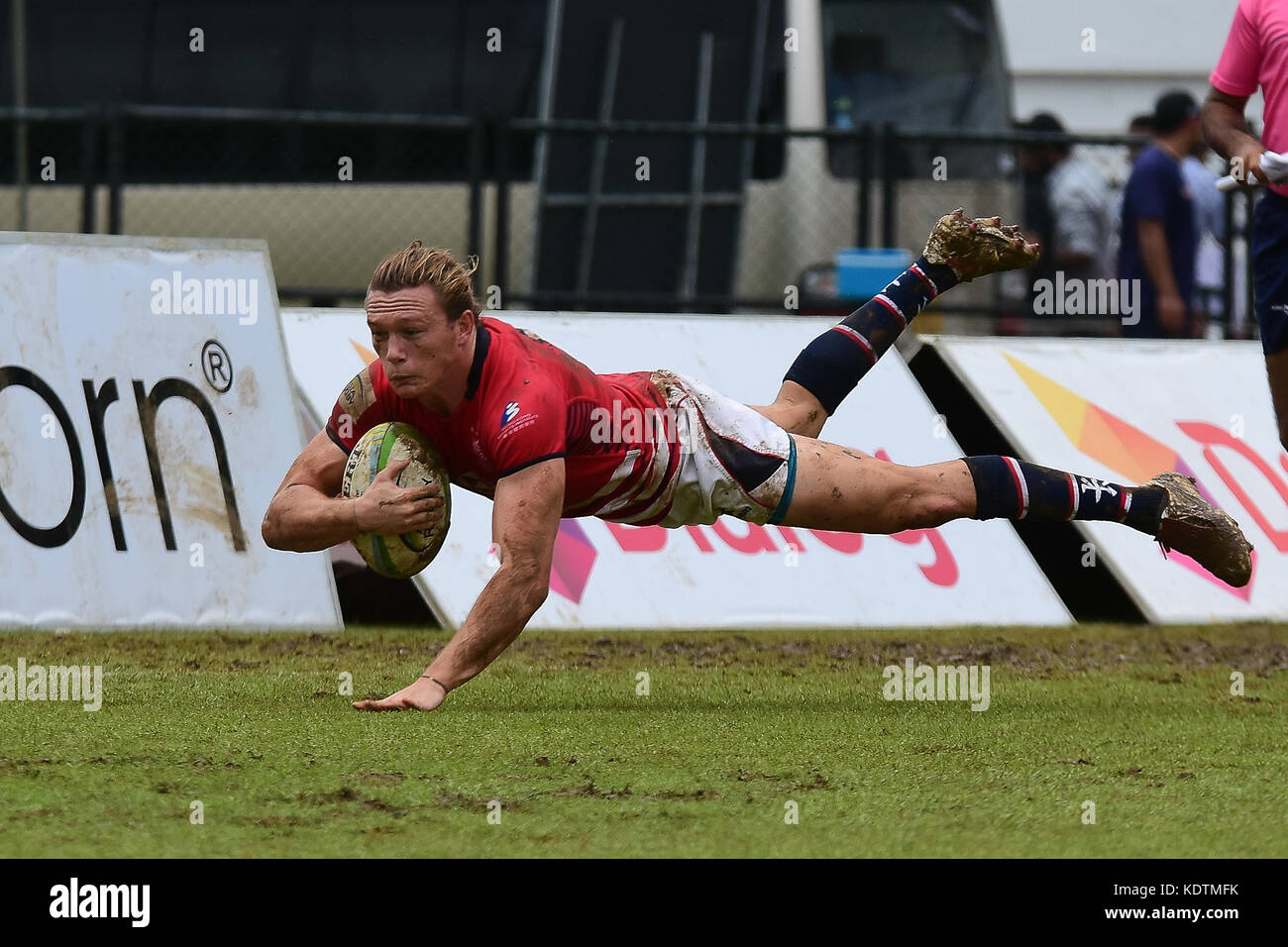 Colombo, Sri Lanka. 15th Oct, 2017. ?Ryan Meacheam of Hong kong scores ...