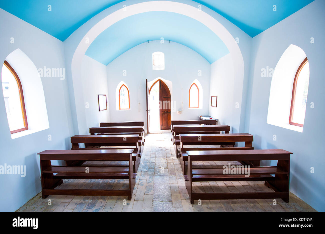 Interior small chapel inside cathedral hi-res stock photography and ...
