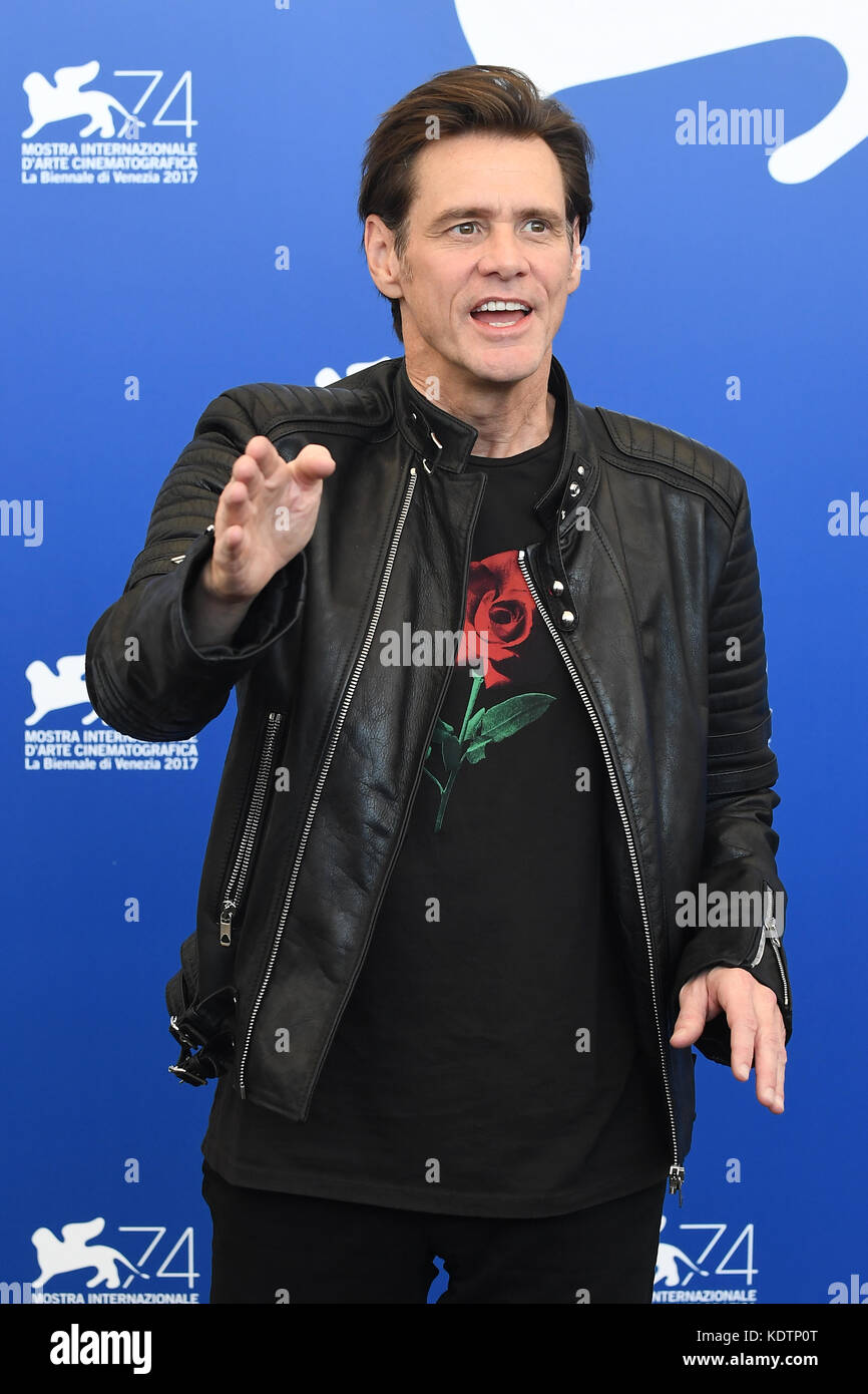 Jim Carrey attends the photocall for Jim & Andy: The Great Beyond ...