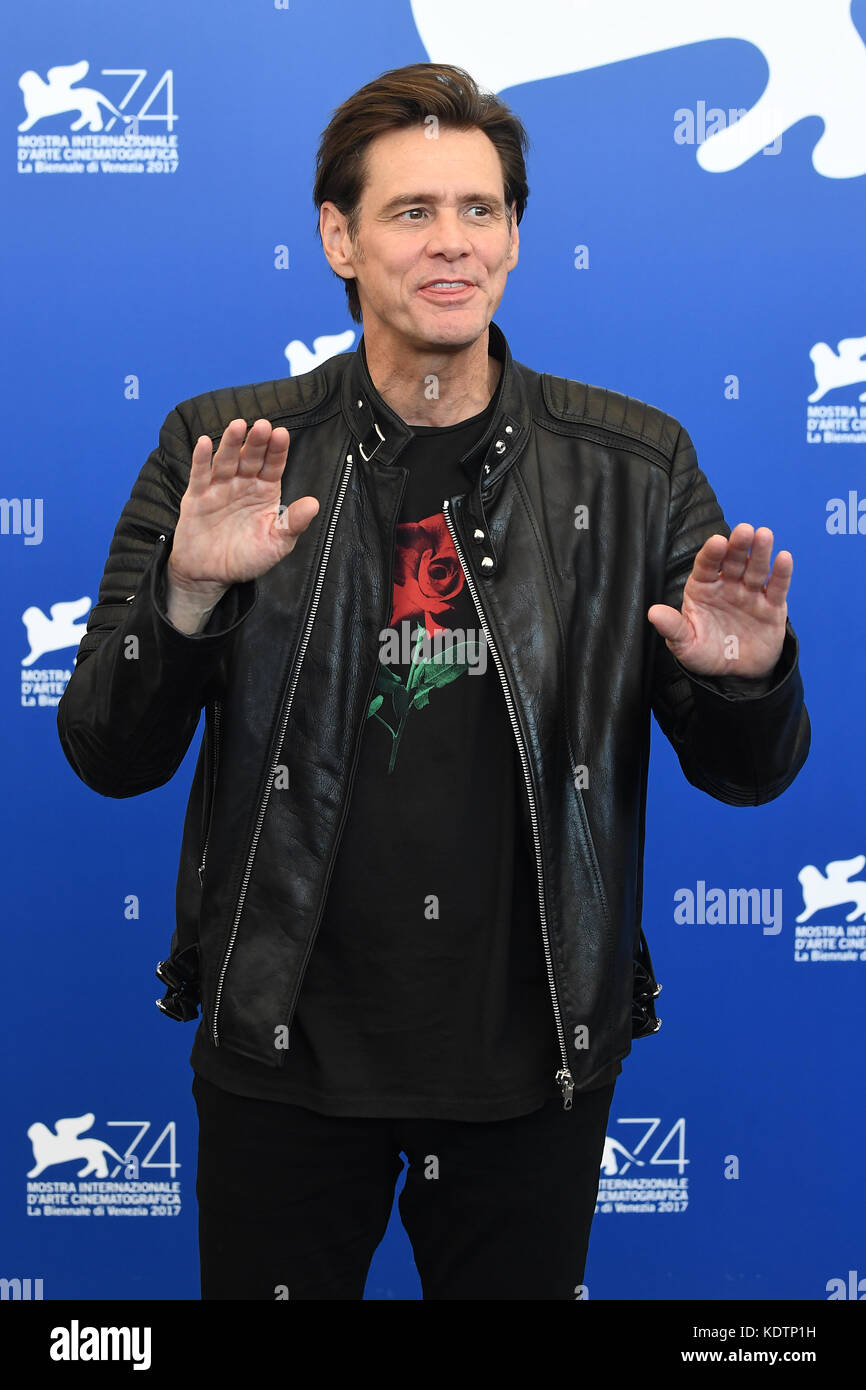 Jim Carrey attends the photocall for Jim & Andy: The Great Beyond ...