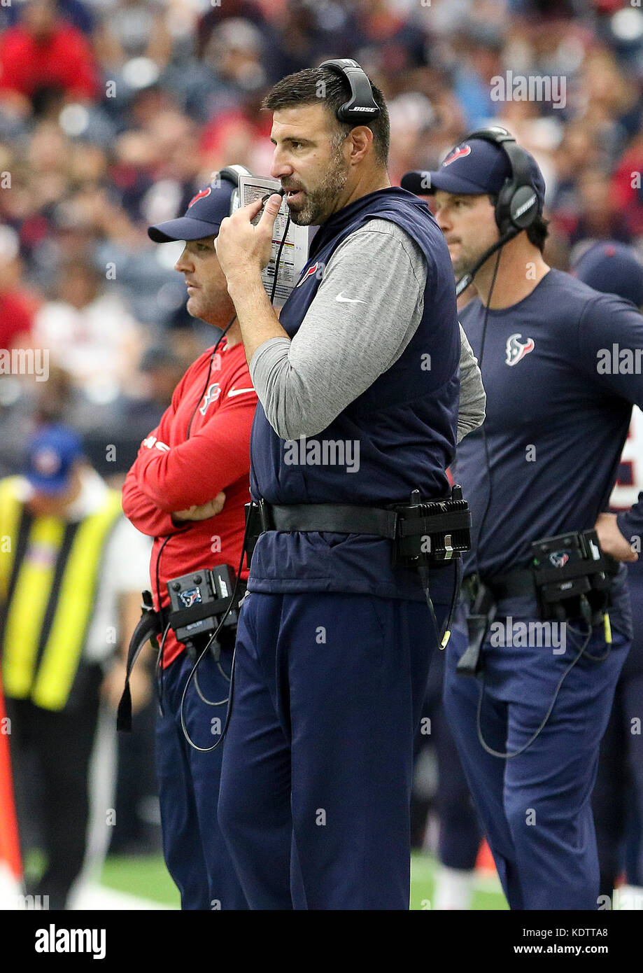 Houston, TX, USA. 15th Oct, 2017. Houston Texans defensive coordinator ...