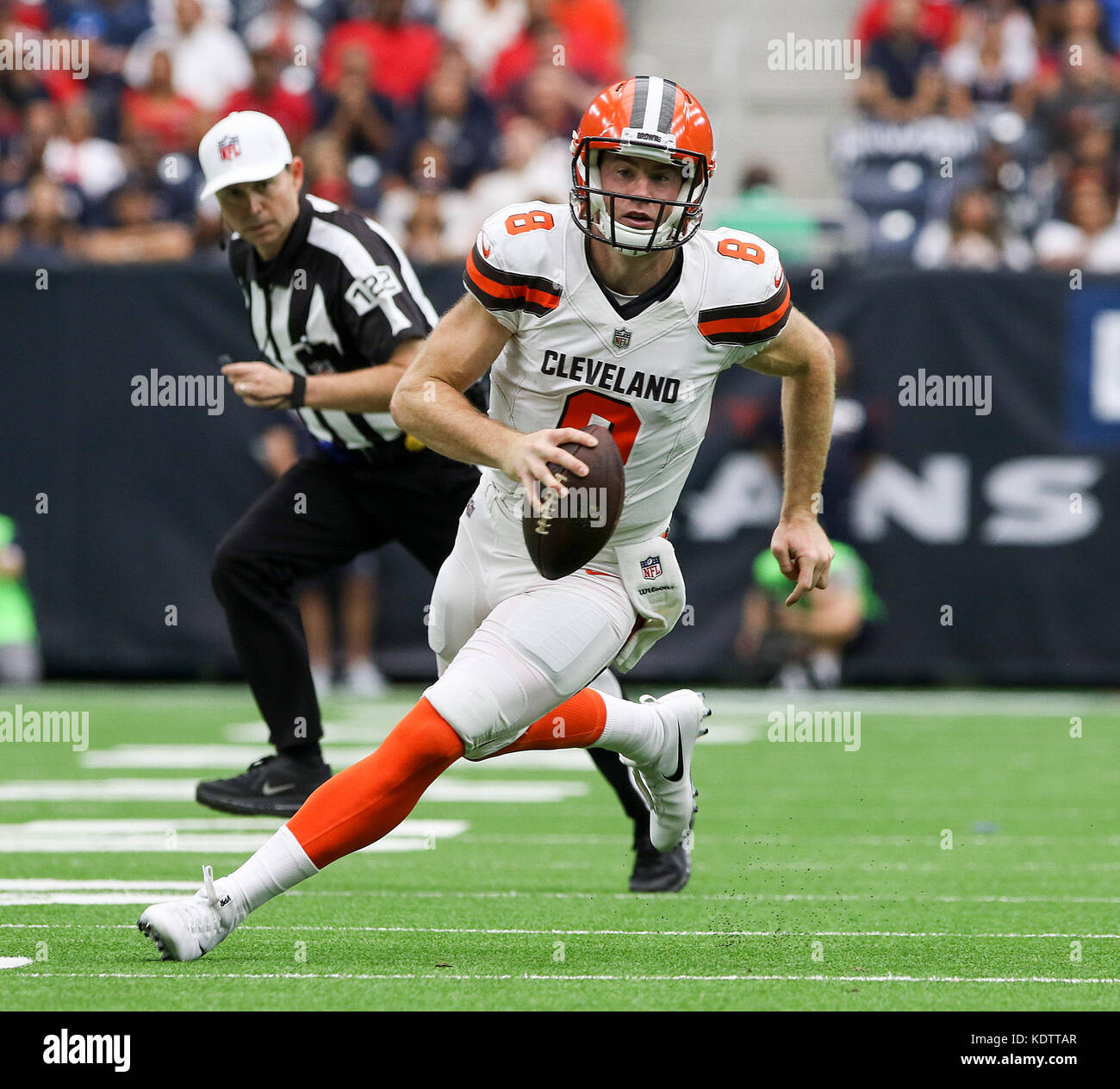 Houston, TX, USA. 15th Oct, 2017. Cleveland Browns quarterback Kevin ...