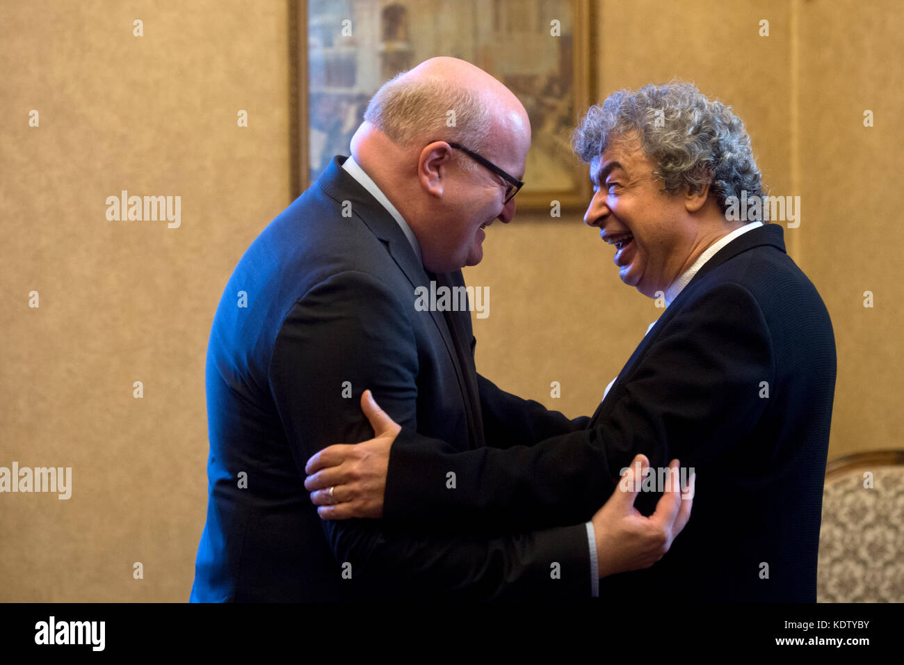 Semyon Bychkov (right), new principal conductor of the Czech ...