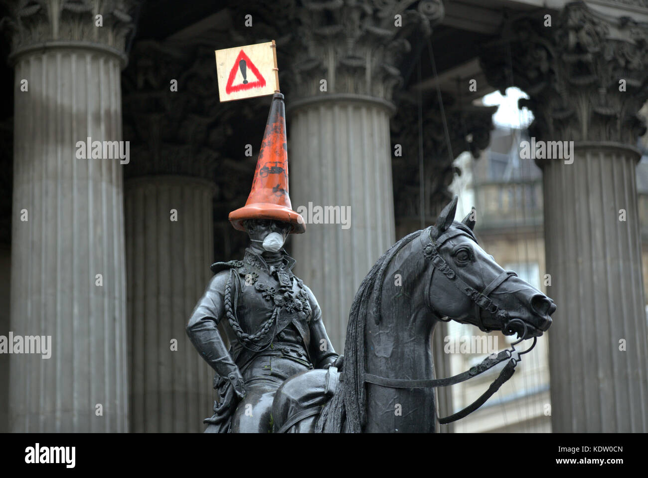 Cone head man statue hi-res stock photography and images - Alamy
