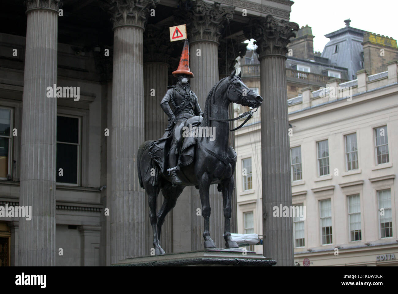 Glasgow, Scotland, UK.16th Oct, 2017. The iconic cone head man duke of ...