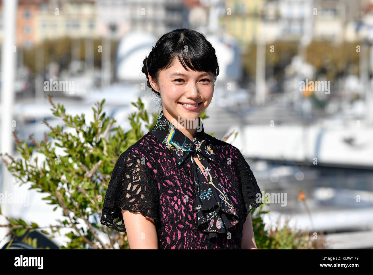 Cannes. 16th Oct, 2017. Japanese actress Aoi Miyazaki poses for photos ...