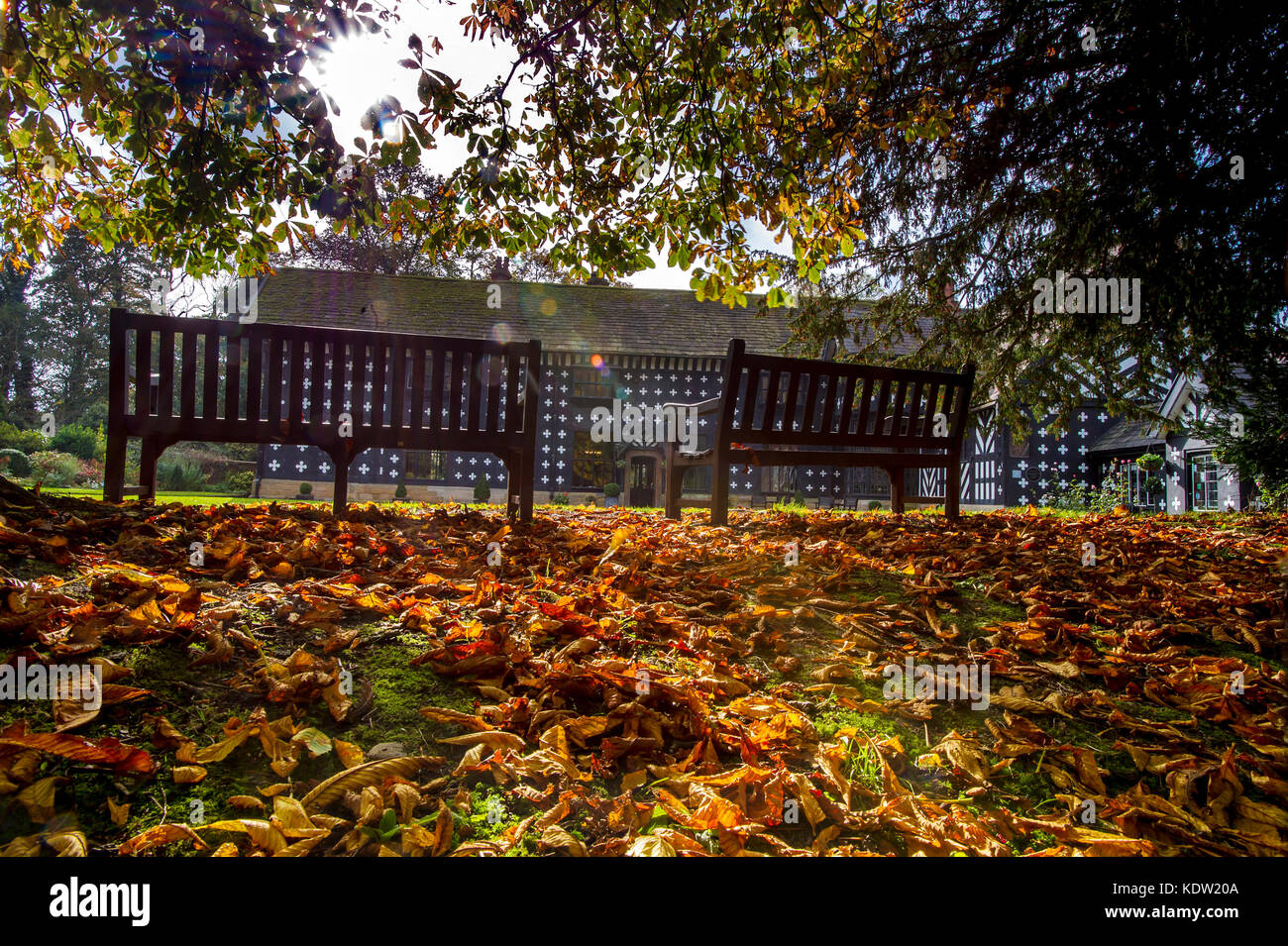 Preston, UK. 16th Oct, 2017. UK Weather. The calm before the storm at a ...