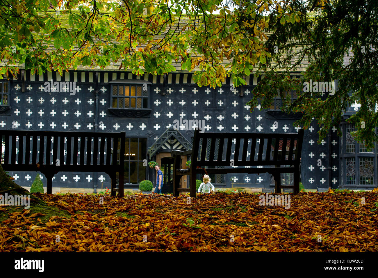 Preston, UK. 16th Oct, 2017. UK Weather. The calm before the storm at a ...