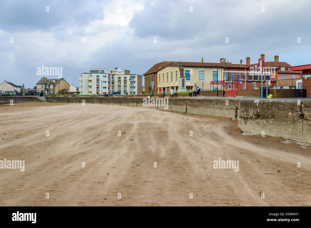 Troon, Scotland, UK. 16th October, 2017. UK Weather: The sand on the ...
