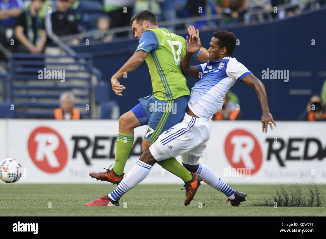 Seattle, Washington, USA. 15th Oct, 2017. Dallas defender ATIBA HARRIS ...