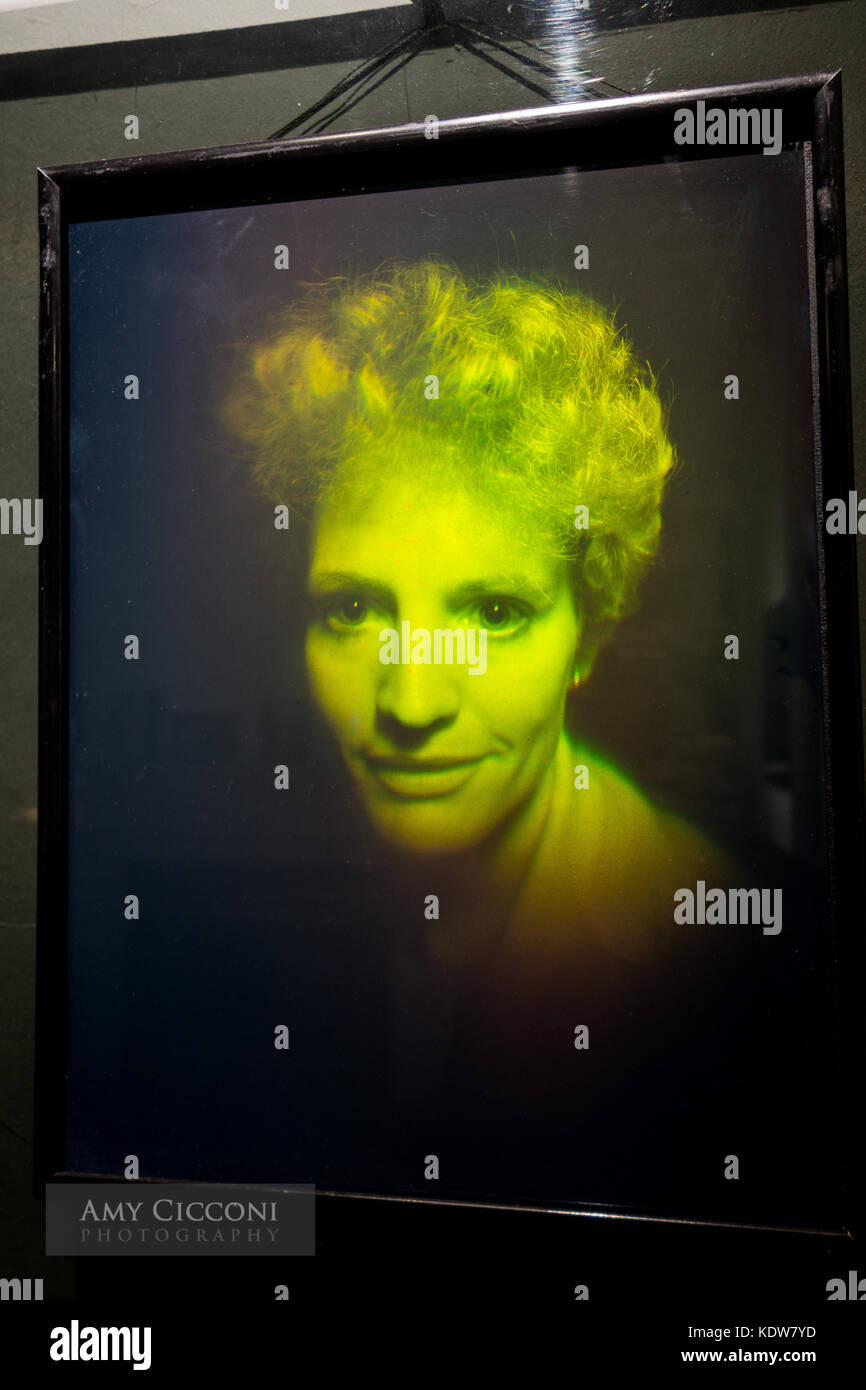 Holograms - holographic art - at the Holocenter - Center for the ...