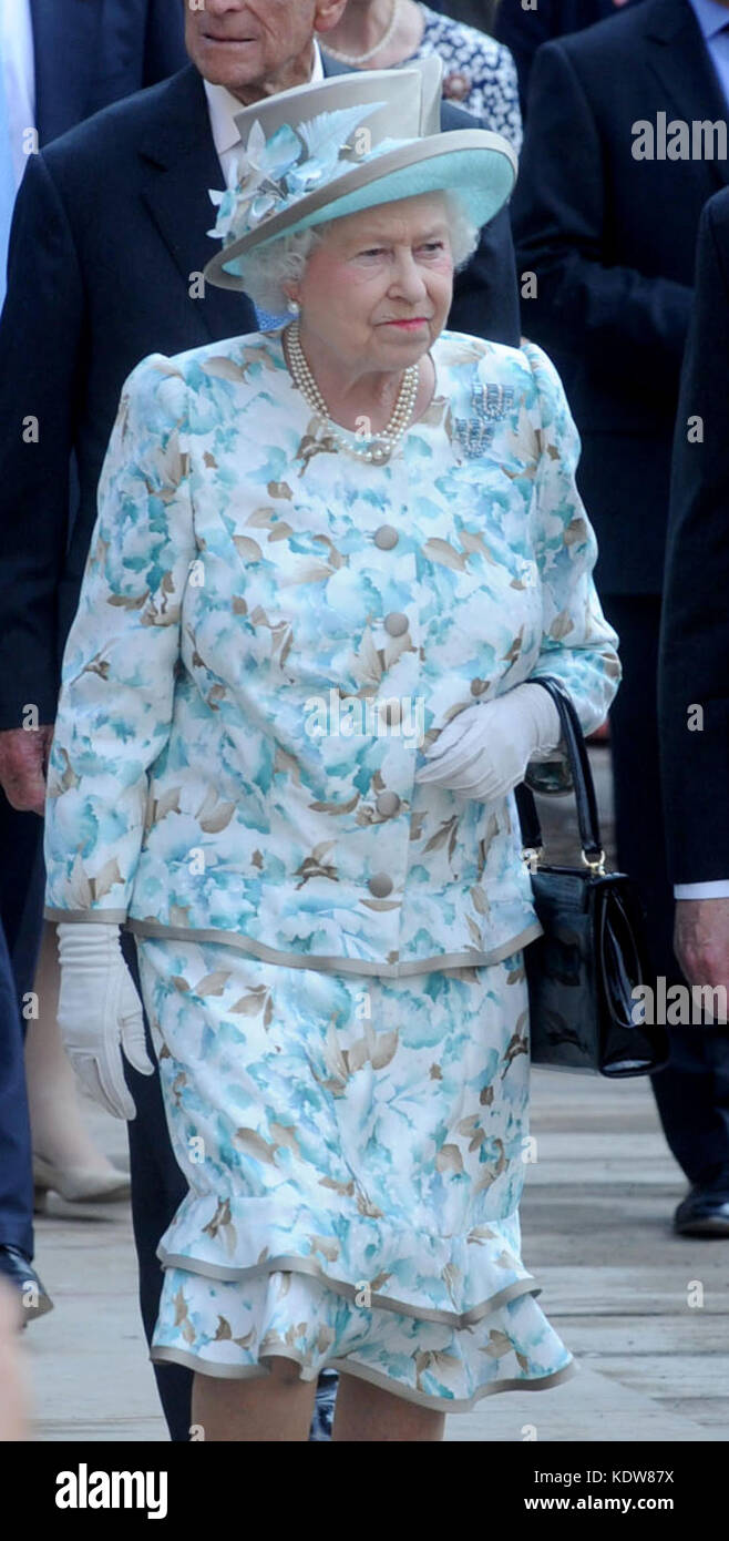 Queen elizabeth ii world trade center hi-res stock photography and ...