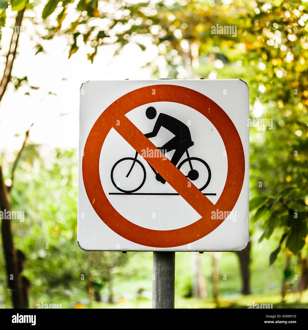 No bicycle parking sign on hi-res stock photography and images - Alamy