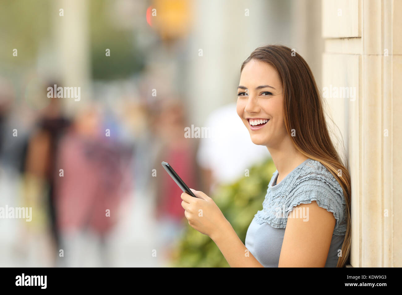 Person model side view wall hi-res stock photography and images - Alamy