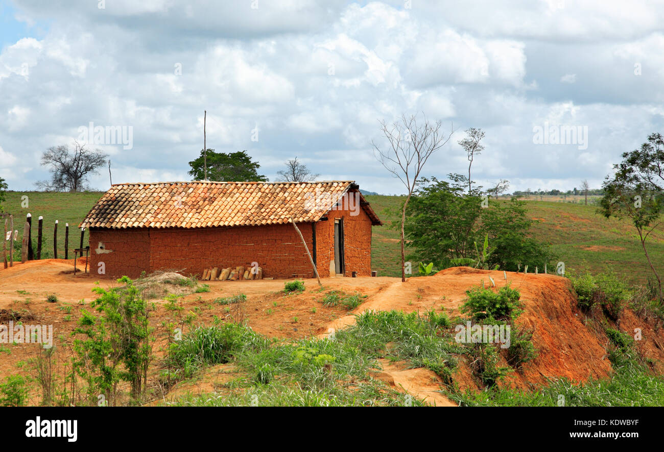 Barrack barracks hut huts hi-res stock photography and images - Alamy