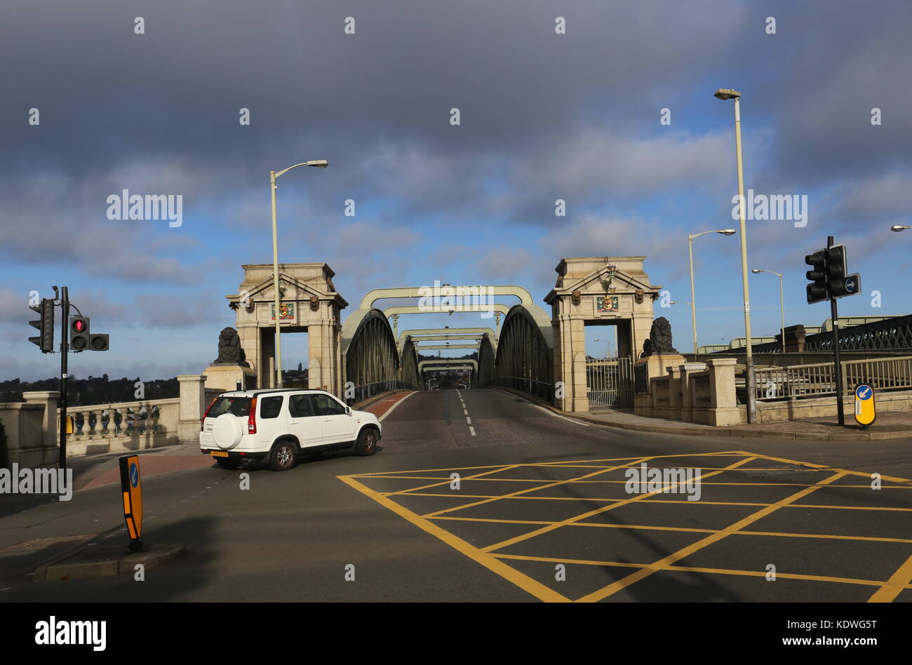 Bridge over River Medway Rochester Kent UK October 2017 Stock Photo - Alamy