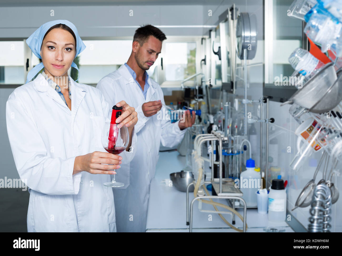 Testing wine lab hi-res stock photography and images - Alamy