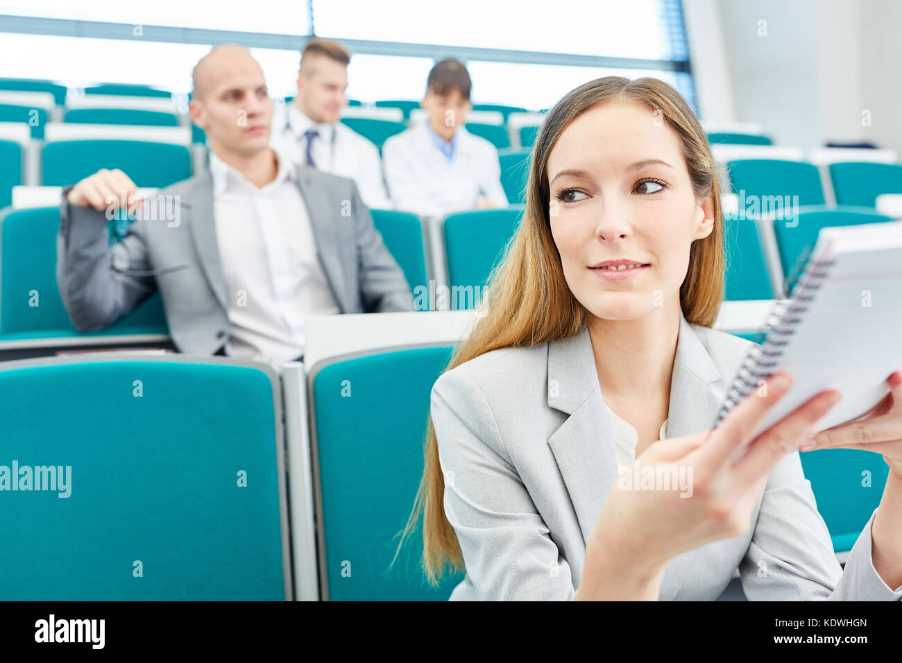 University lecture hall hi-res stock photography and images - Alamy