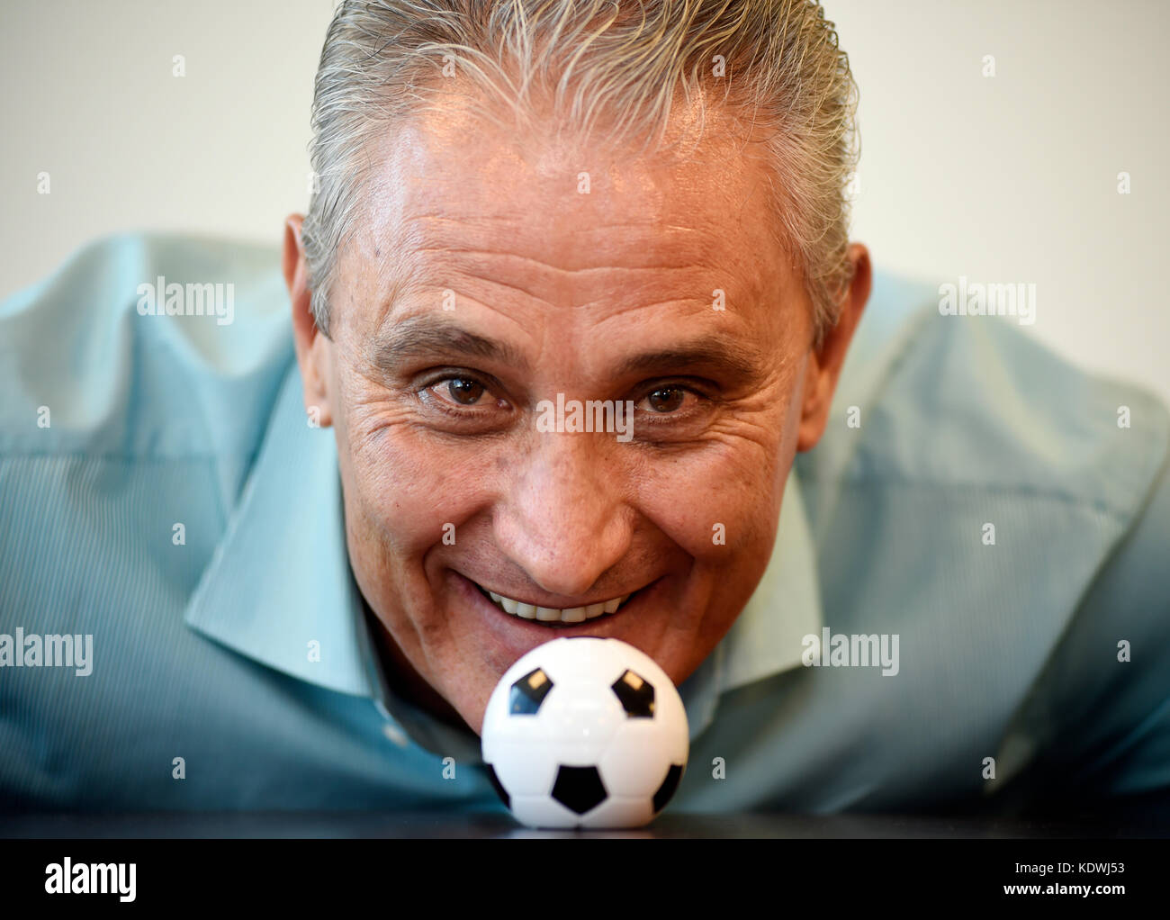 Coach of the brazilian national soccer hi-res stock photography and ...