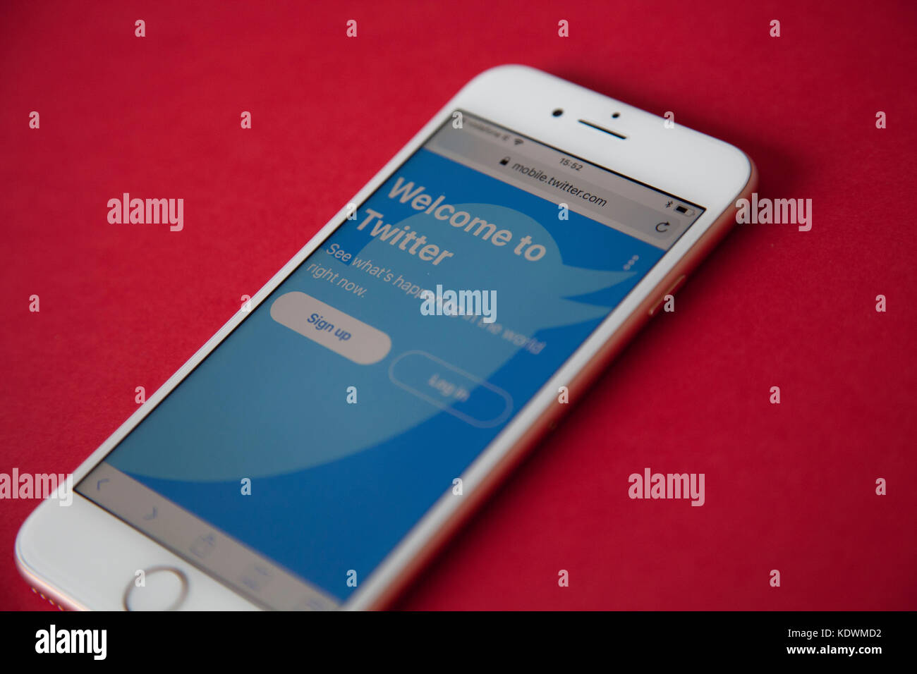 Twitter login screen hi-res stock photography and images - Alamy
