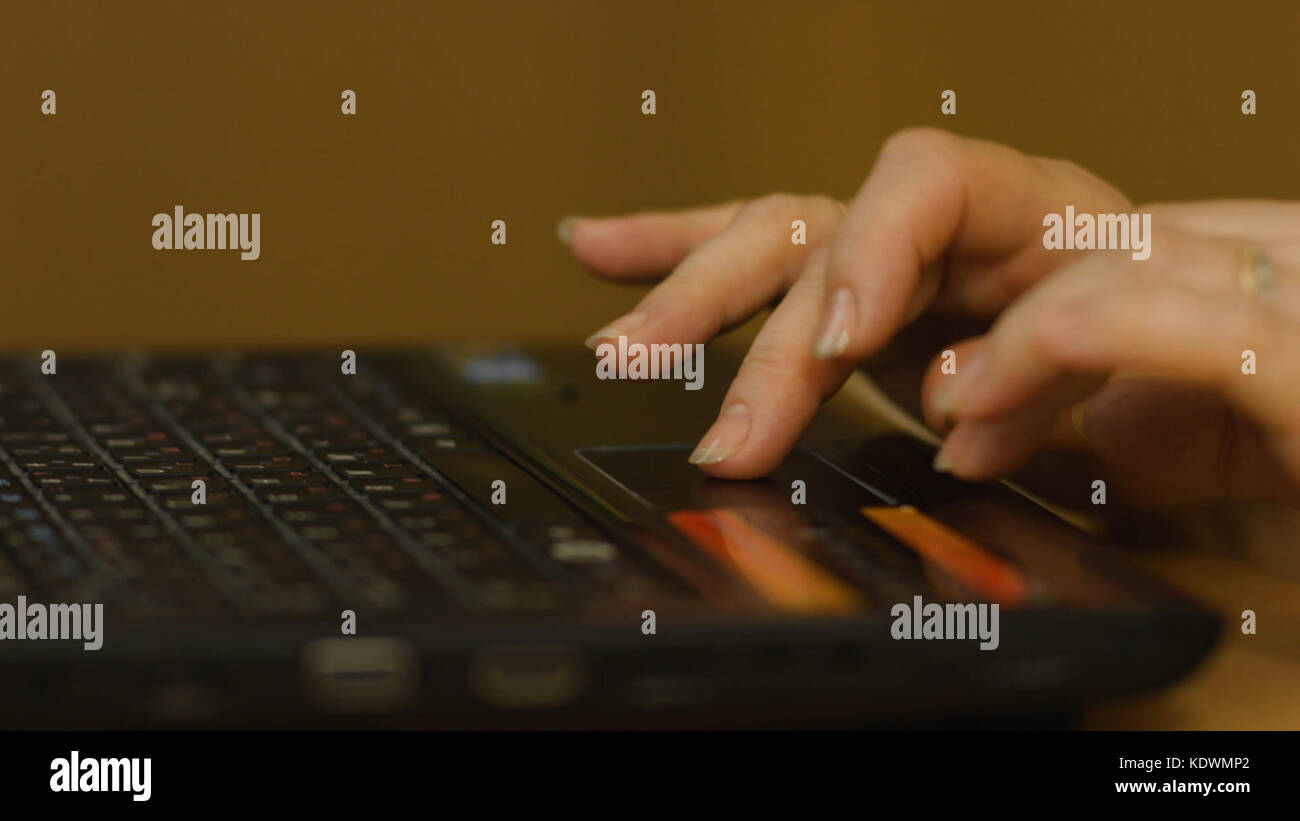 Fingers On Mouse High Resolution Stock Photography and Images - Alamy