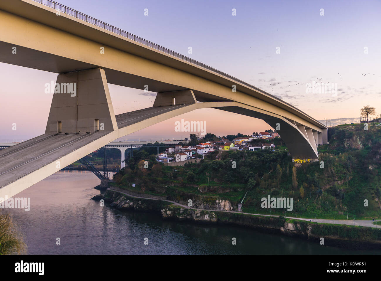 Infante D. Henrique Bridge over Douro River between Porto and Vila Nova ...