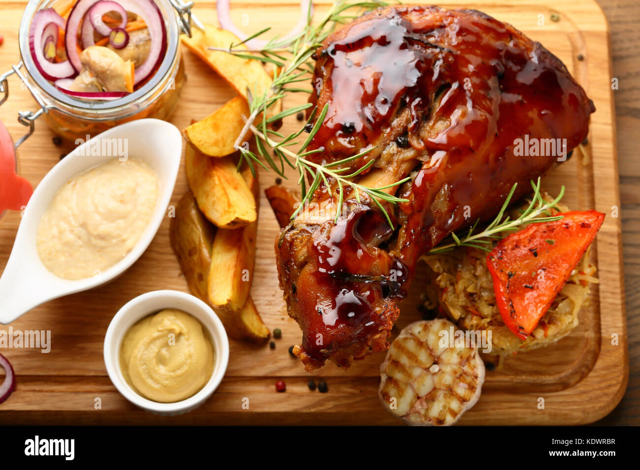 Traditional knuckle, food Stock Photo - Alamy