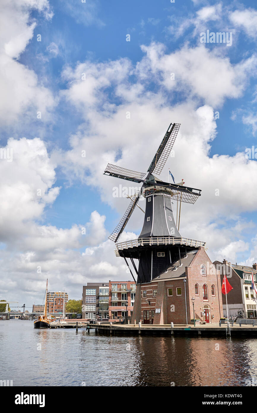 Molen de adriaan hi-res stock photography and images - Alamy