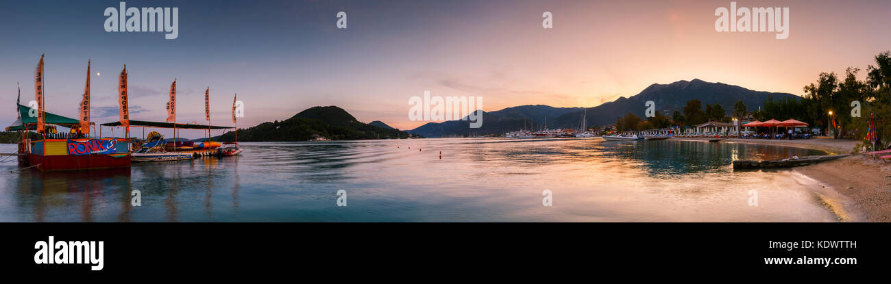 Beach in Nydri village on Lefkada island in Greece Stock Photo - Alamy