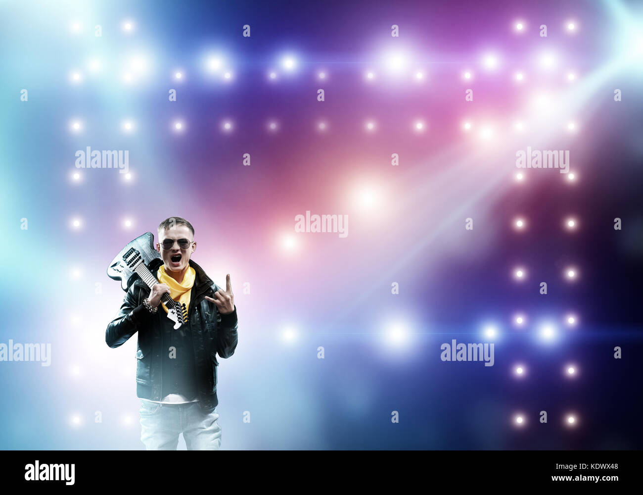 Spotlight on stage hi-res stock photography and images - Alamy