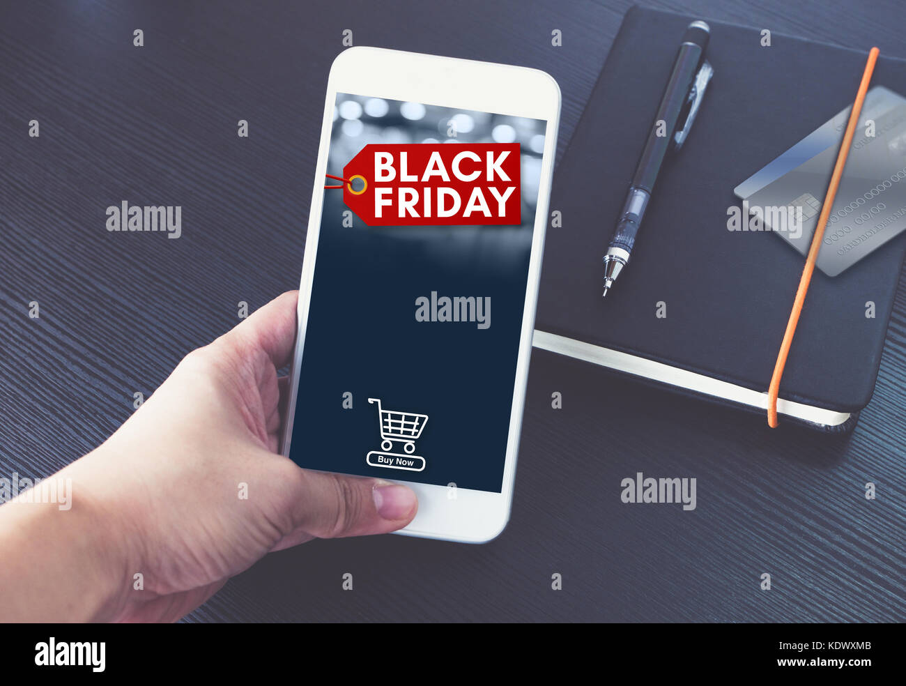 Black friday smartphone cart hi-res stock photography and images - Alamy