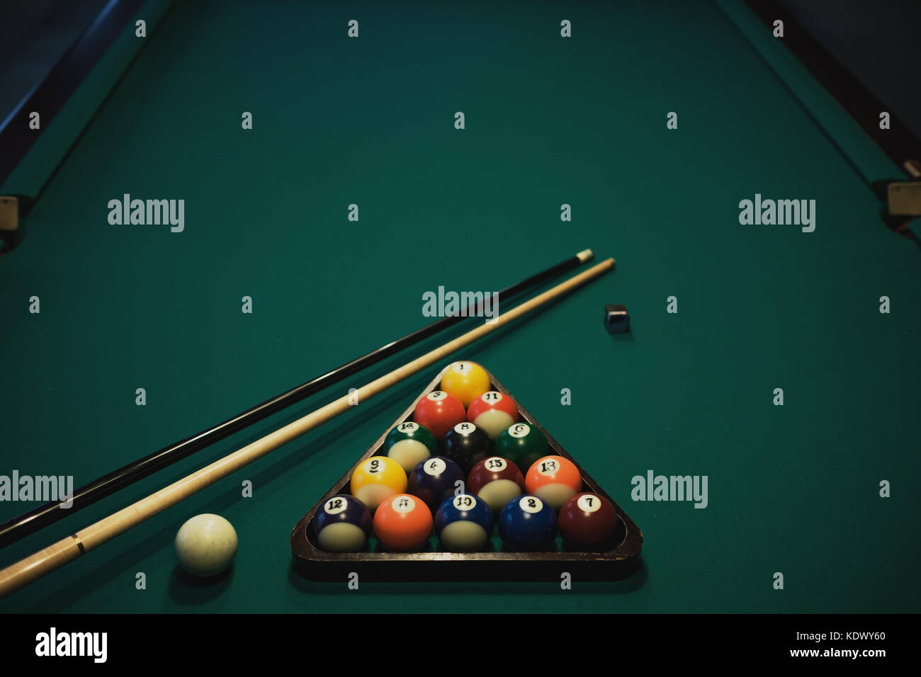 Billiards cue hi-res stock photography and images - Alamy