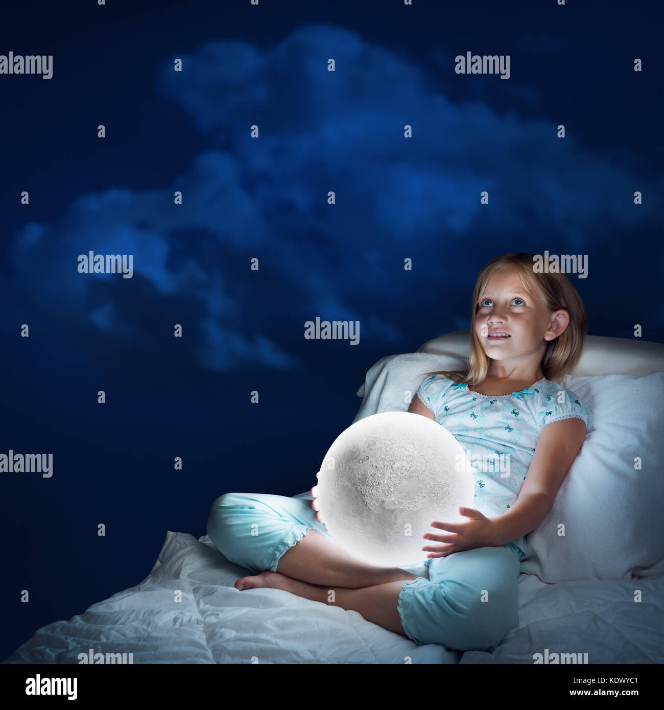 Sleep in bed moon hi-res stock photography and images - Alamy