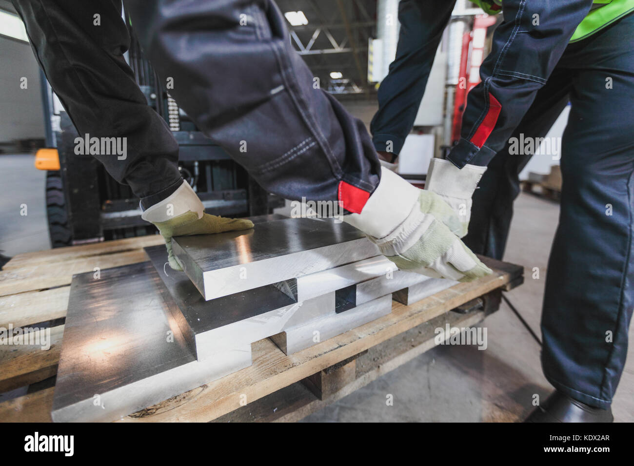 Aluminium billet hi-res stock photography and images - Alamy