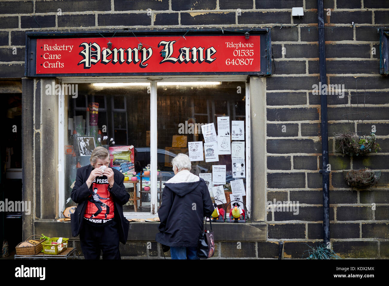 Pennines village, Haworth in West Yorkshire, England. tourists mingle ...