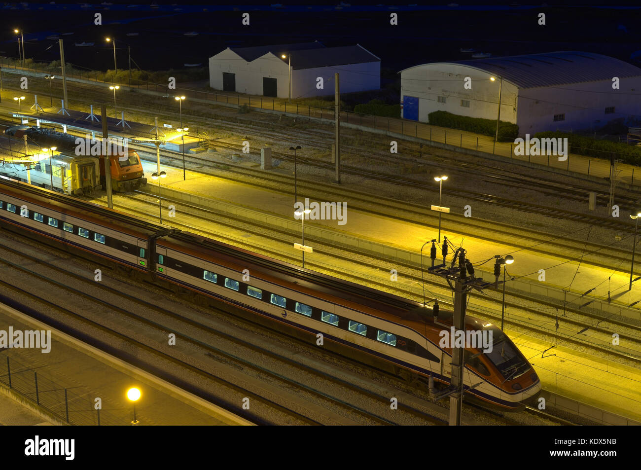 Faro train station platform hi-res stock photography and images - Alamy