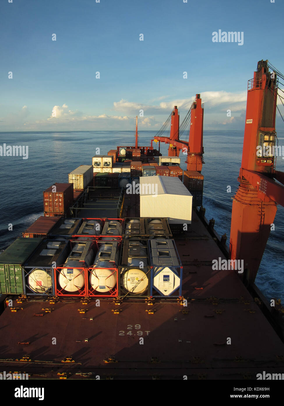 Merchant container cargo ship hi-res stock photography and images - Alamy