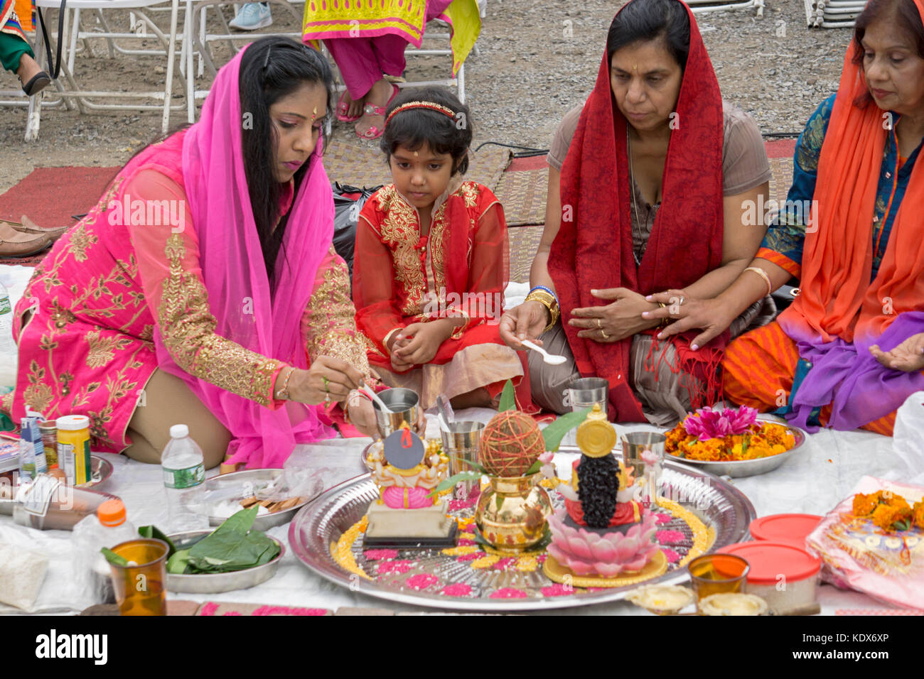 Hindu women at the Lakshmi Hawan services at the Diwali Motorcade in ...