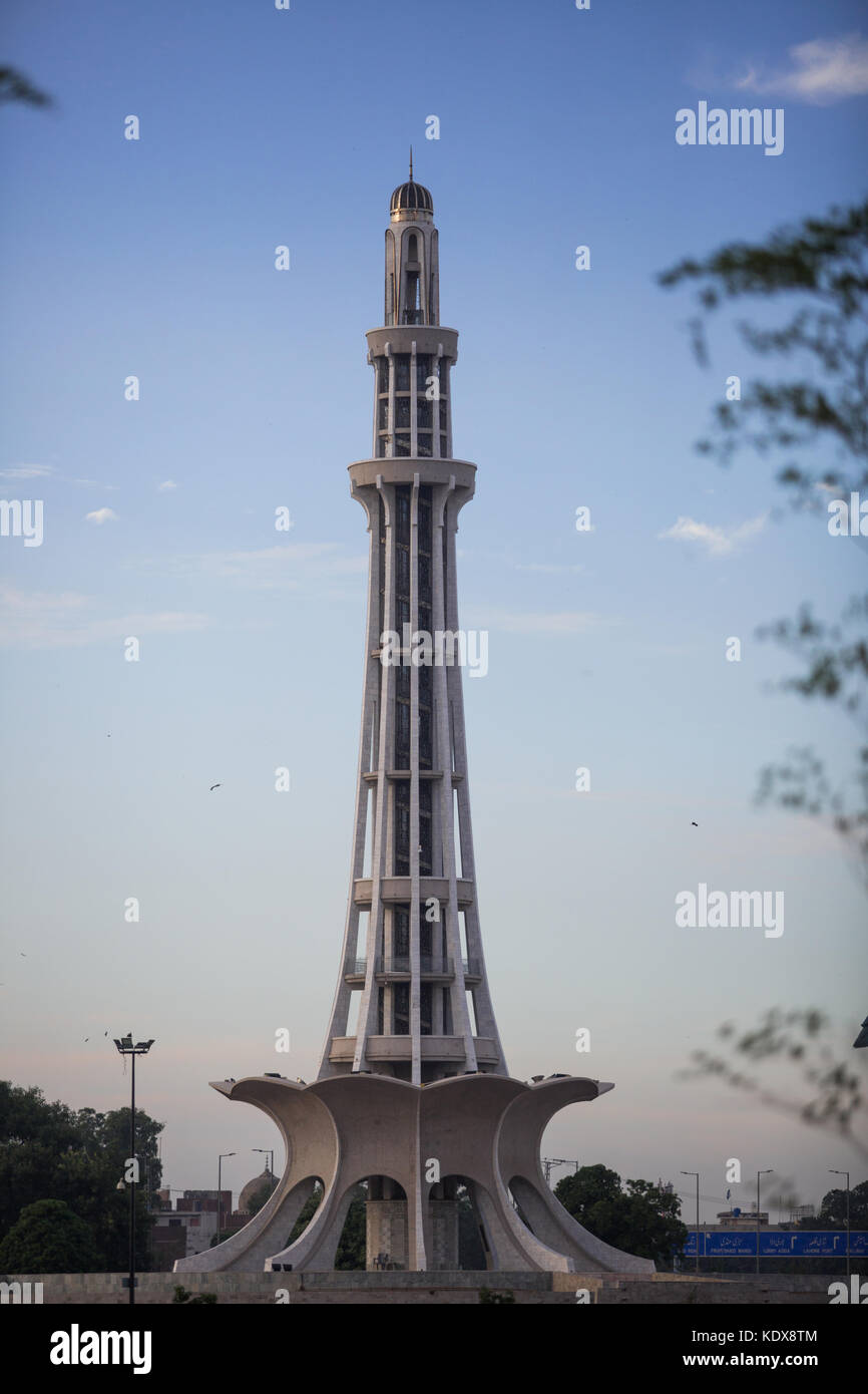 Minar e pakistan hi-res stock photography and images - Alamy