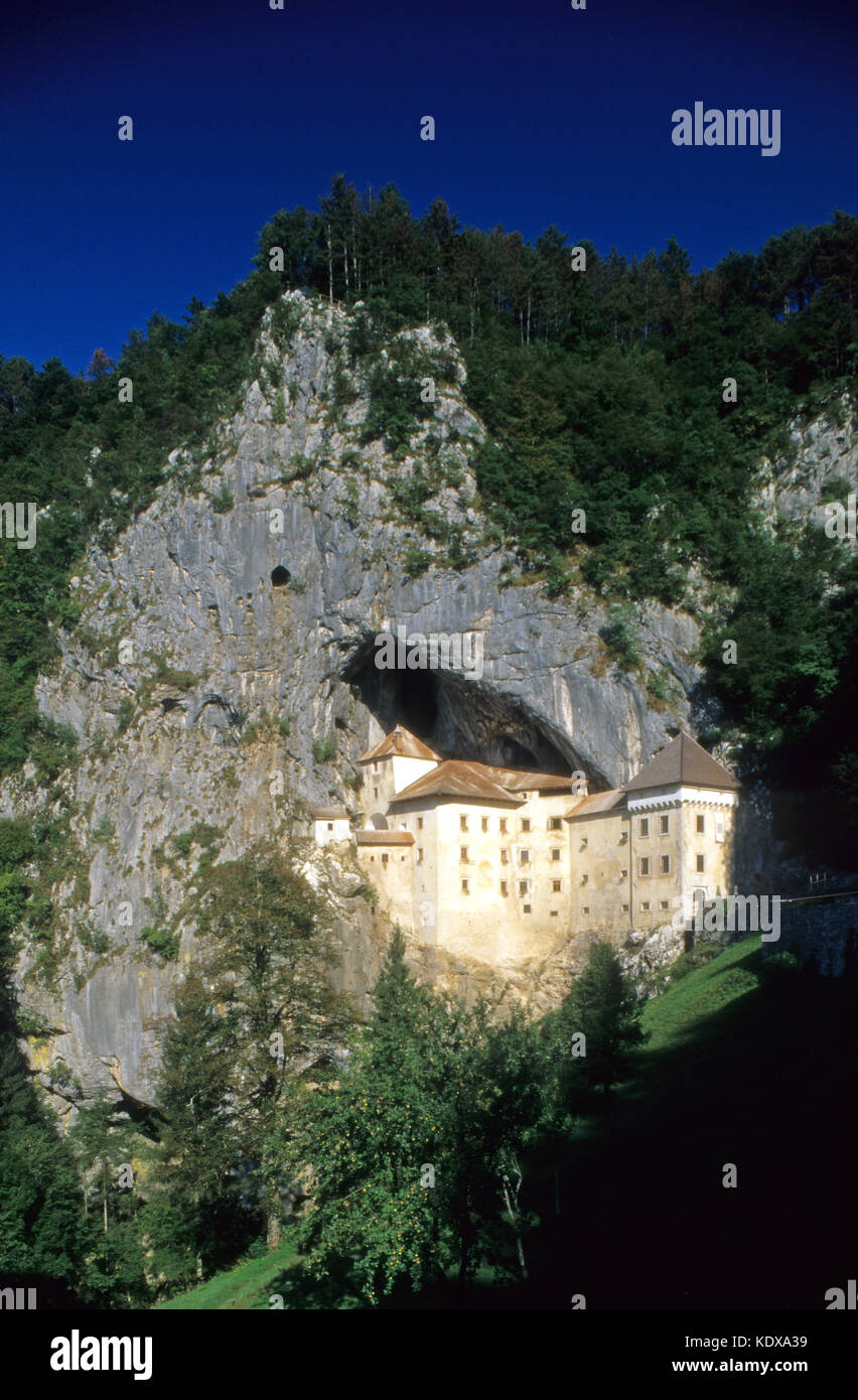 Slowenien, Postojna (Adelsberg), Burg Predjamski grad (Burg Luegg Stock ...