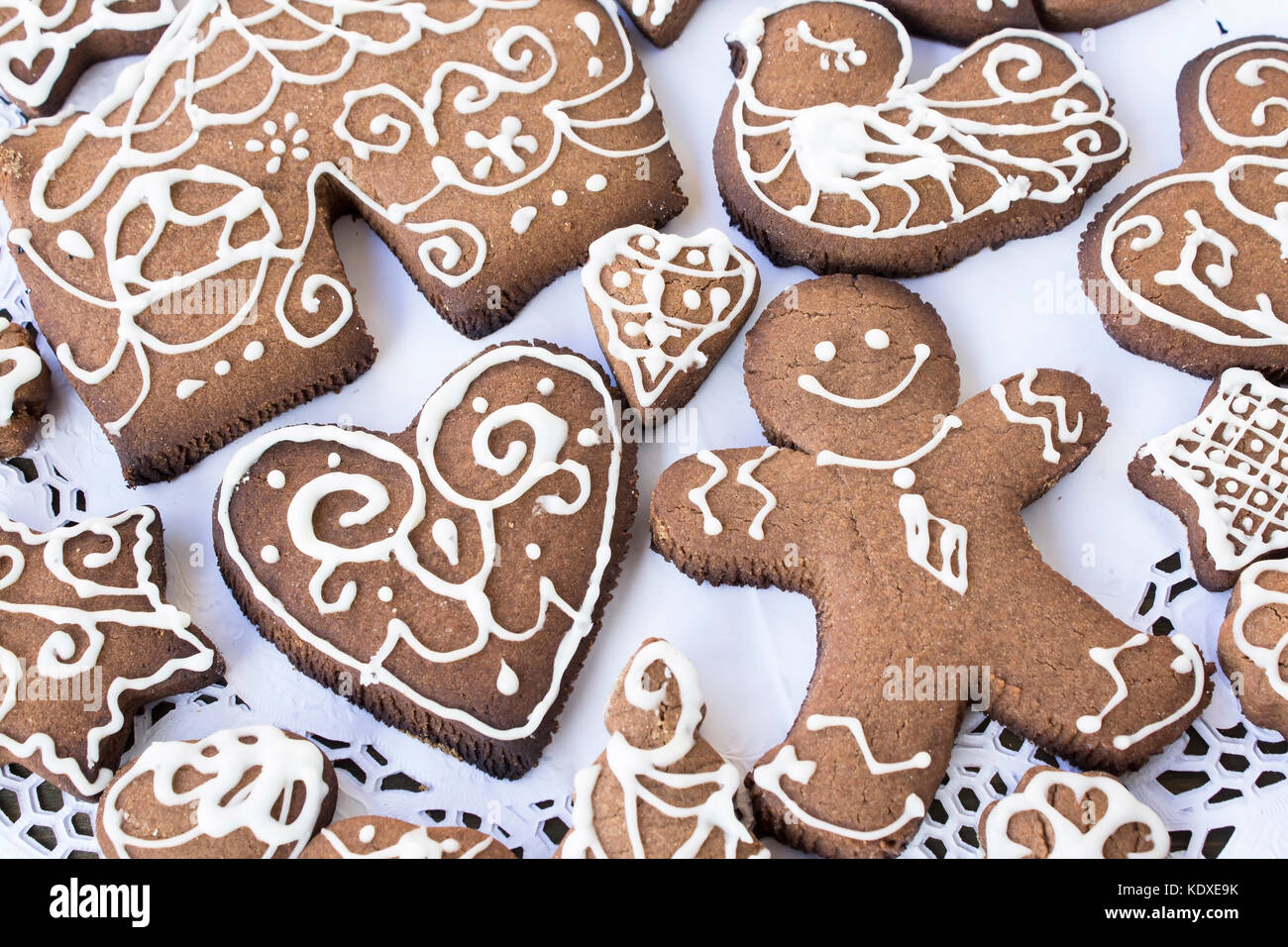 Paper lace group hi-res stock photography and images - Alamy