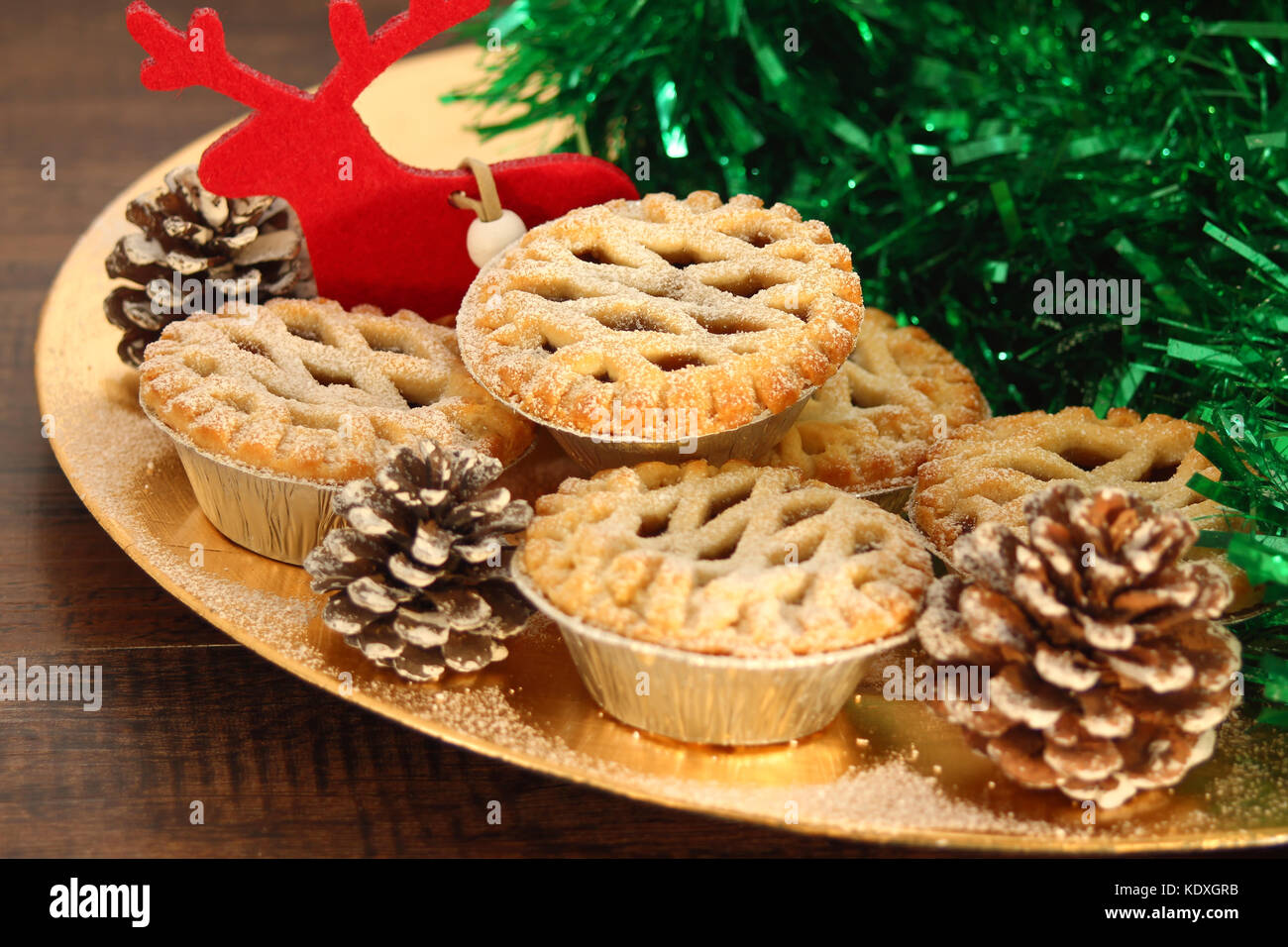 Xmas mince pies hi-res stock photography and images - Alamy