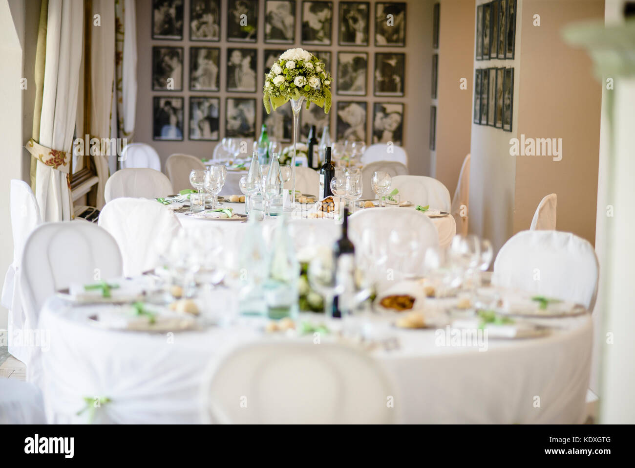 wedding reception desk Stock Photo - Alamy