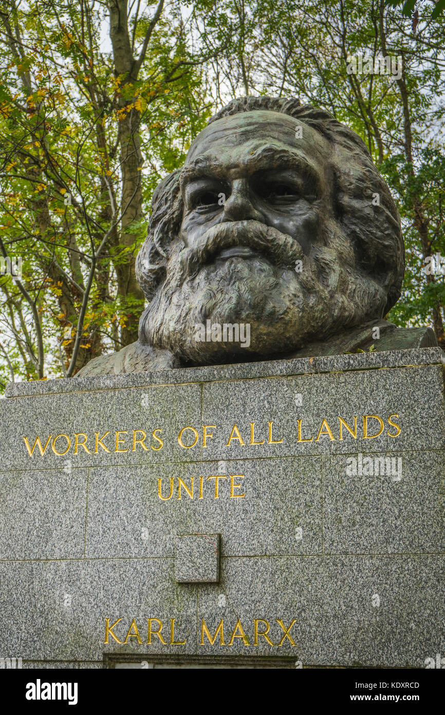 Karl Marx grave in the eastern part of Highgate cemetery featuring a ...